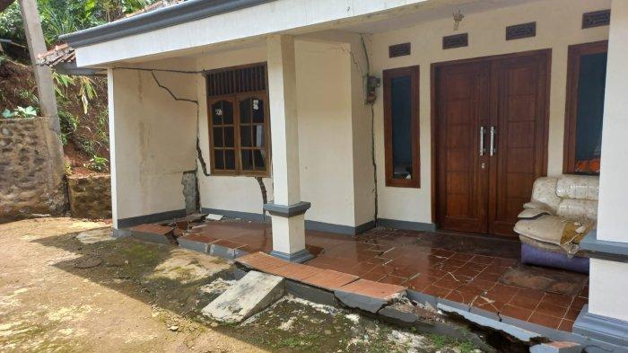 Desa Mekarrahayu Sumedang Kembali Dilanda Pergerakan Tanah, 7 Rumah ...
