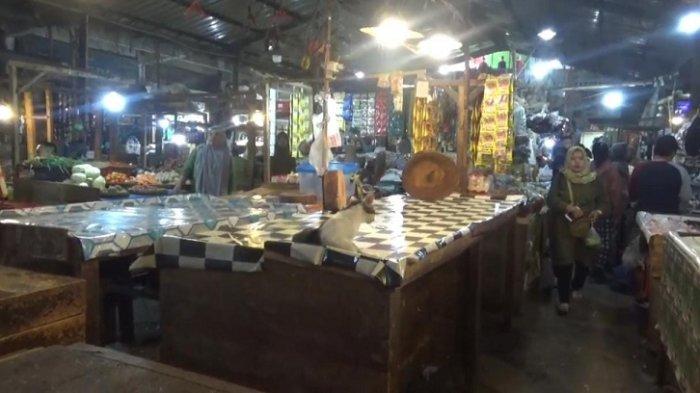 BREAKING NEWS- Pedagang Daging Ayam Potong di Pasar Tradisional ...