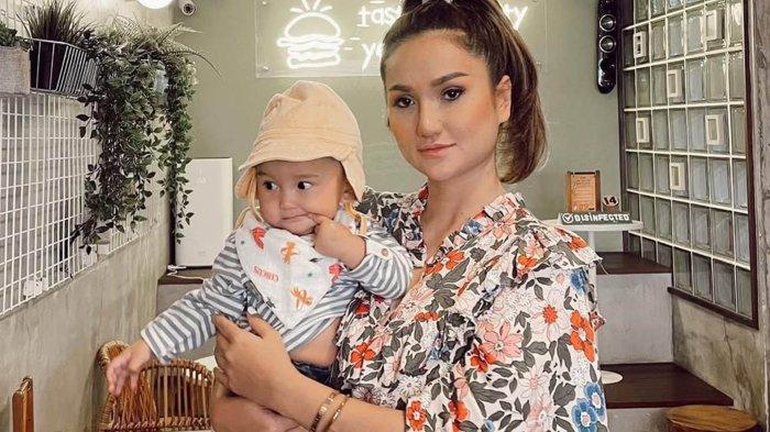 Tengku Dewi Resmi Cerai dari Andrew Andika, sang Aktris Dapatkan Hak Asuh Anak dan Nafkah ...