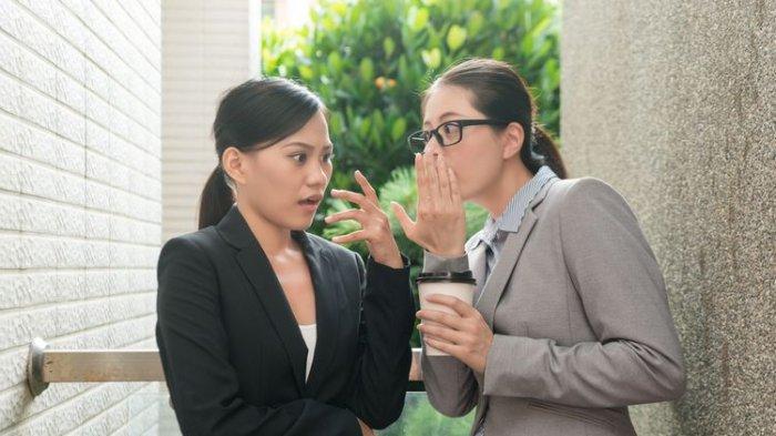 Kenapa Orang Sangat Suka Bergosip? - Prohaba.co