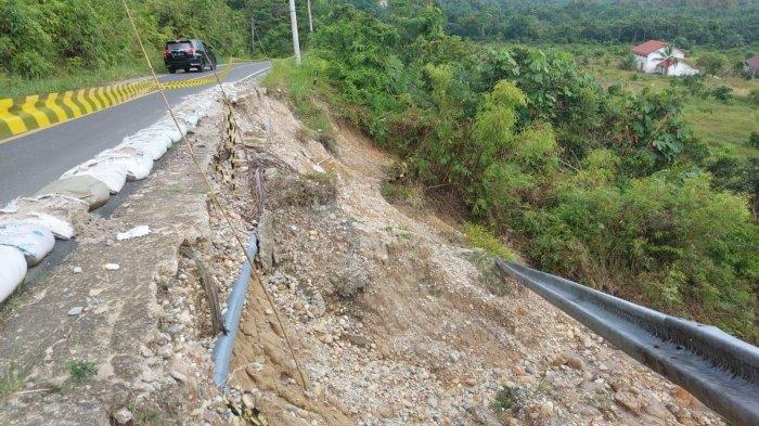 Hati-hati di Lintas Singkil-Subulussalam, Jalan Longsor Ancam ...
