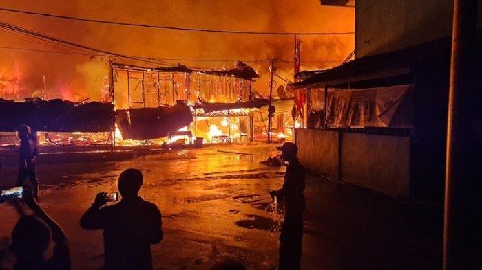 Kebakaran Hebat Hanguskan Puluhan Ruko di Simpang Lima Sinabang - Prohaba.co