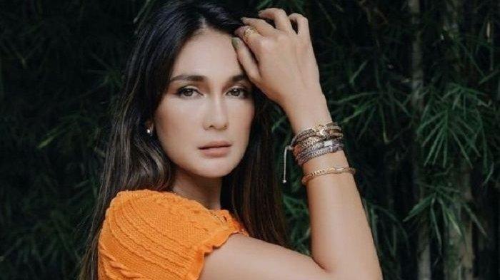 Luna Maya Jelaskan Aturan Saat Beradegan Panas di Serial Main Api ...