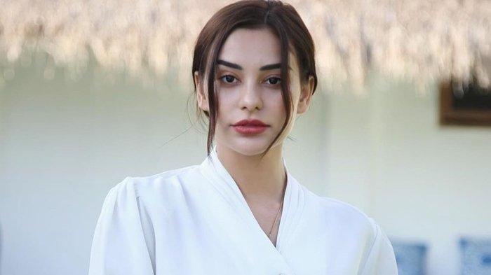 Model Nora Alexander Jatuh Sakit, Ungkap Masih Merasakan Nyeri Pasca ...