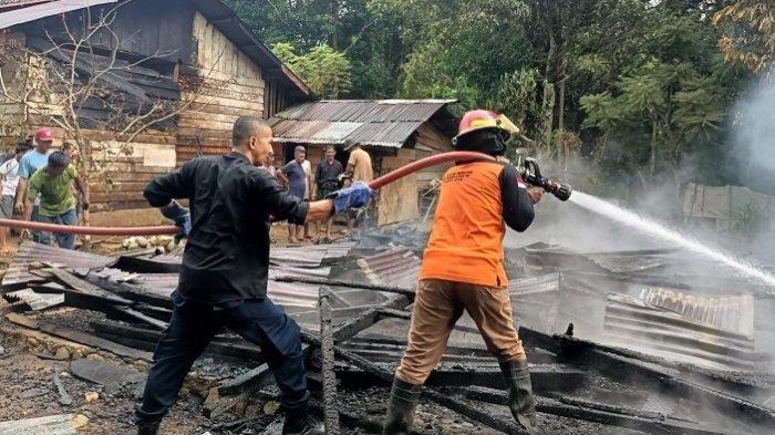 Dua Rumah Warga Lhoong Aceh Besar Ludes Terbakar, Diduga Konslet Listrik - Prohaba.co