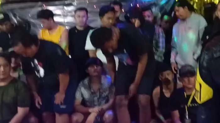 Polisi Gerebek Pesta Gay di Puncak Bogor Berkedok Family Gathering, 75 Orang Diamankan - Prohaba.co