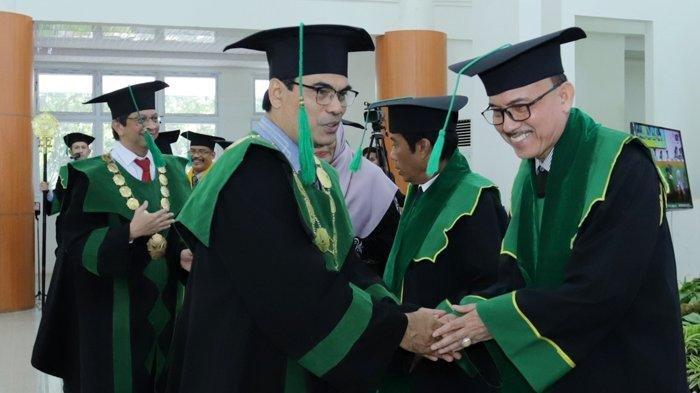 UIN Ar-Raniry Kukuhkan Delapan Guru Besar, Totalnya Jadi 45 Orang - Prohaba.co