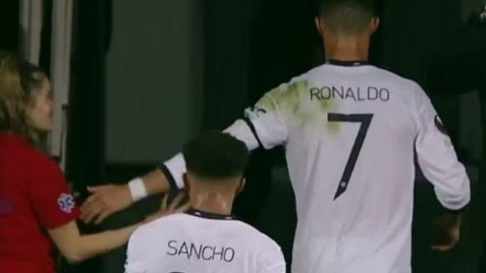 Ronaldo Tolak Permintaan Wanita untuk Foto Bareng - Halaman all - Prohaba.co