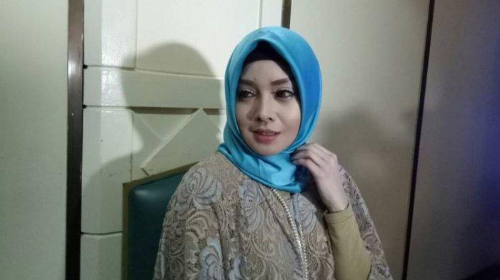 Presenter Terry Putri Menikah di Amerika Serikat - Prohaba.co