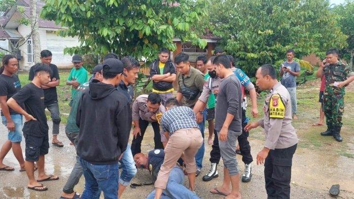Tikam Teman Sekaligus Tetangga, Pelaku dan Korban Terlibat Kejar-kejaran - Prohaba.co