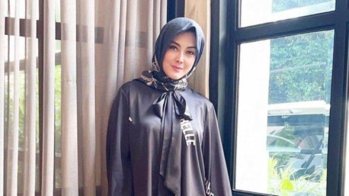 Dhena Devanka Nyatakan Isu Dirinya Pelakor Hanya Hoaks - Prohaba.co