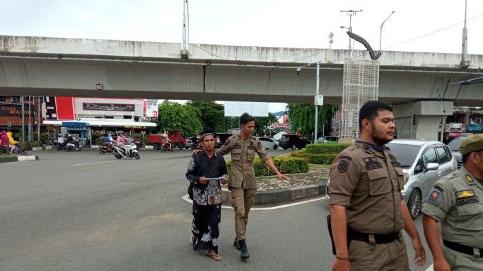 Pencari Sedekah Catut Nama Pesantren di Aceh Timur, Diamankan Satpol PP Kota Banda Aceh - Prohaba.co