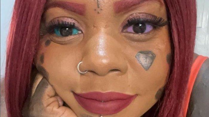 Wanita Ini Menato Matanya Warna Biru dan Ungu, Berpotensi Buta ...