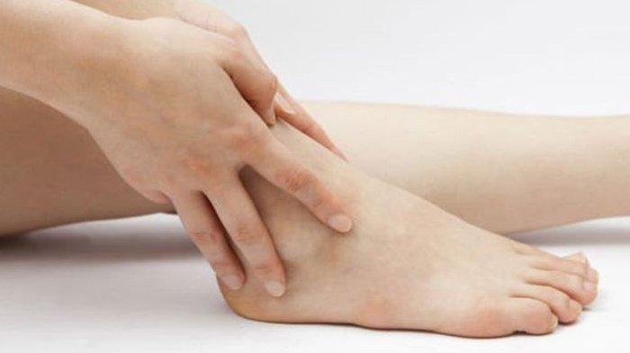 3 Cara Cepat dan Mudah Memutihkan Mata Kaki Hitam, Salah Satunya Rutin ...