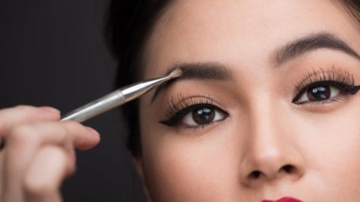 7 Rekomendasi Brow Pomade untuk Membingkai Alis, Tahan Lama Anti Luntur ...