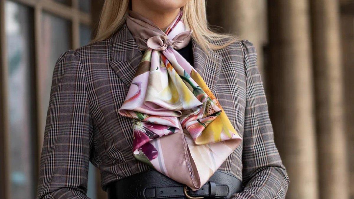 6 Cara Styling Scraft yang Bikin Penampilan Kamu Auto Fashionable - Tribunshopping.com