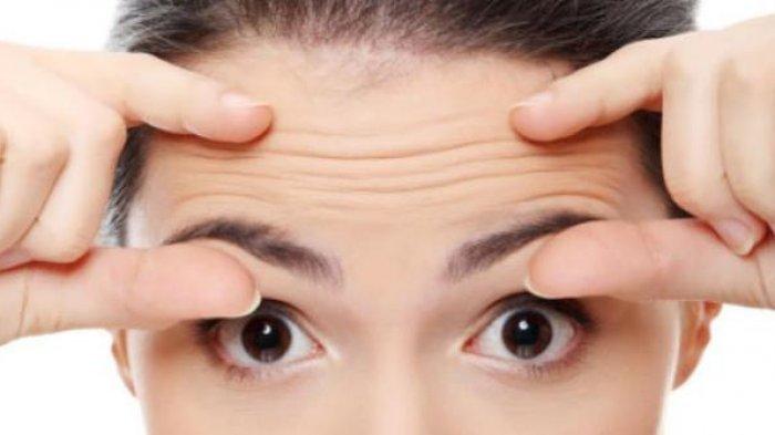 6 Cara Mudah Menghilangkan Keriput di Dahi dengan Bahan Alami, Murah ...