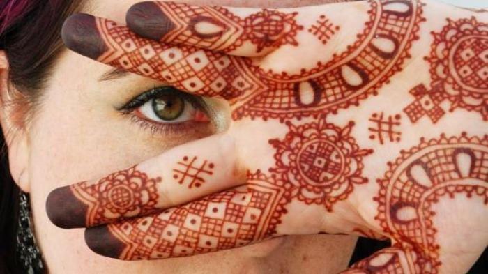 Kenal Lebih Dekat dengan Berbagai Jenis Warna dari Henna ...