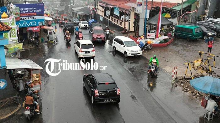 Kondisi Arus Lalu Lintas Tawangmangu Hari Ini, Ramai Lancar Meski Sempat Turun Hujan ...