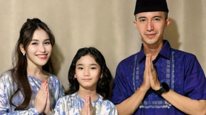 Ayu Ting Ting Foto Bak Keluarga Bahagia dengan Dana di Hari Lebaran ...