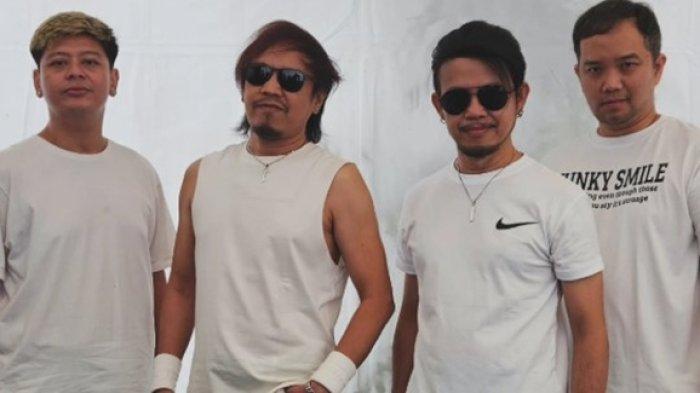 Band Radja Comeback, Ian Kasela Dkk Rilis Lagu Berjudul Apa Sih, Mirip ...