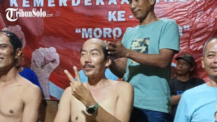 Puluhan Warga Joglo Solo Rayakan Keunggulan Hitung Cepat Respati - Astrid dengan Potong Gundul ...