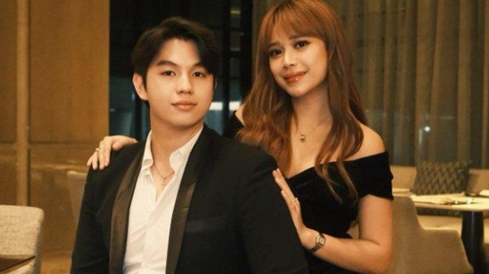 Penyanyi Brisia Jodie Rayakan 1 Tahun Pacaran dengan Jonathan Alden ...