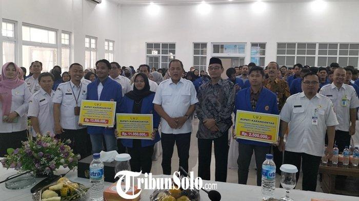 Bupati Juliyatmono Beri Reward untuk Mahasiswa Universitas Muhamadiyah Karanganyar, Total Rp936 ...