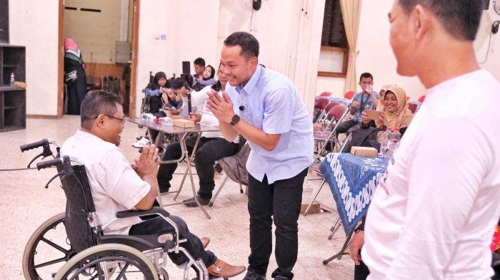 Ikut Serta Bagikan Alat Bantu Disabilitas, Respati Ardi : Atlet ...