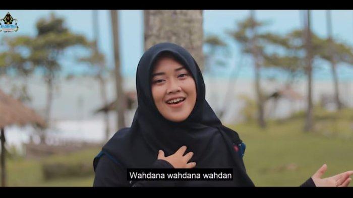 Chord Kunci Gitar dan Lirik Lagu Wahdana - Wafiq Azizah, Adif Alaina Layalil Jamilah ...