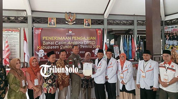 PKS Sukoharjo Daftarkan 45 Bacaleg ke KPU, Caleg Termuda Berusia 24 Tahun, Targetkan 10 Kursi ...