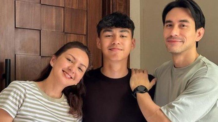 Darius Sinathrya dan Donna Agnesia Bangga Sang Putra, Diego Andres Dipanggil Seleksi Indonesia U ...