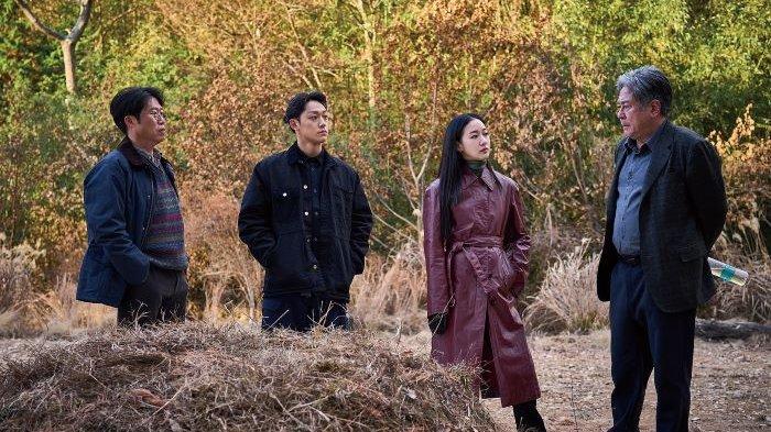 Exhuma Jadi Film Korea Terlaris di Indonesia Setelah Parasite, Akting ...