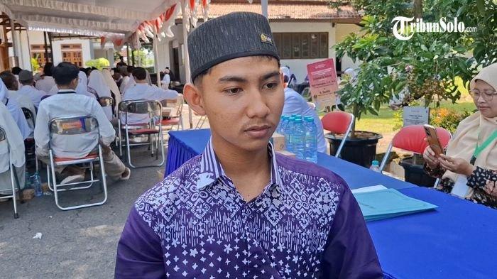 Kisah Pemuda 18 Tahun Kalijambe Jadi Jemaah Calon Haji Termuda Sragen 2025, Berangkat Tanpa ...