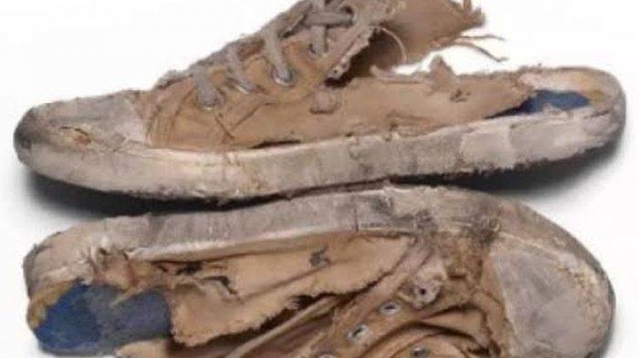 Sepatu Kets Rusak Merek Balenciaga Ini Dijual dengan Harga Rp Rp 7,2 ...