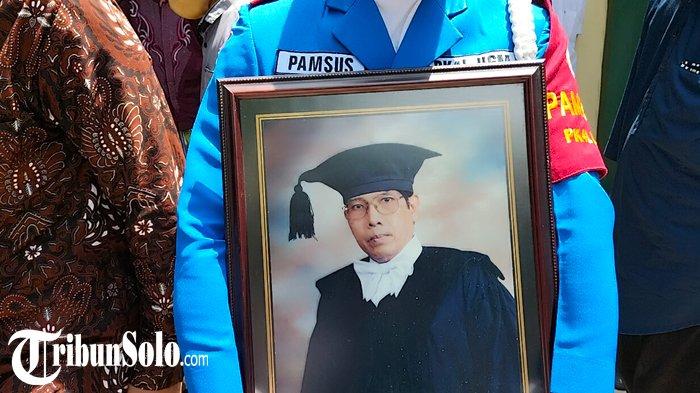 Sosok Guru Besar UGM Samekto Wibowo yang Tewas di Pantai Indrayanti : Sabar & Merakyat - Halaman ...