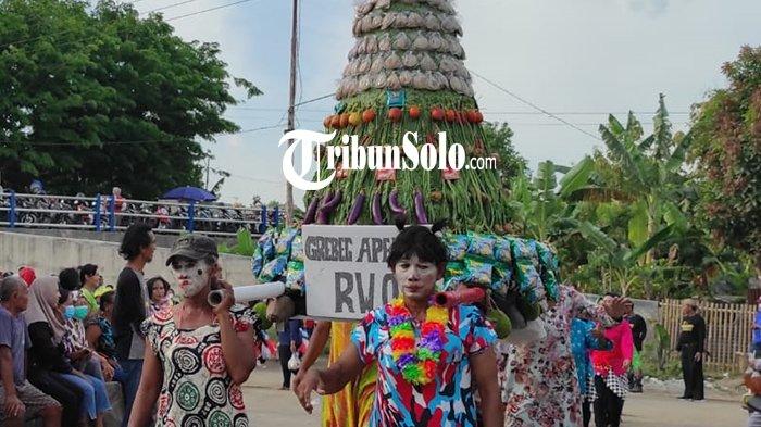 Meriahnya Festival dan Kirab Apem Sewu di Solo, Bawa Gunungan Apem ...