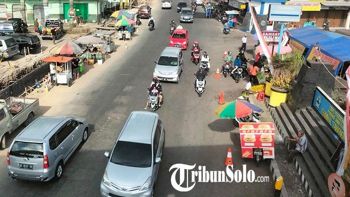 Kondisi Arus Lalu Lintas Tawangmangu Karanganyar Minggu Ini: Ramai Lancar, Volume Kendaraan Naik ...