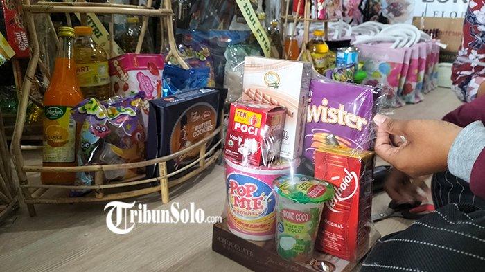 Ide Bisnis Jelang Lebaran, Jasa Pengemasan Parsel Laris Manis di Sragen ...