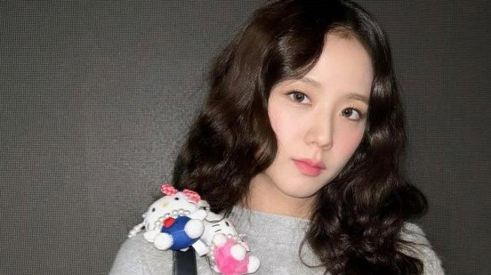 Gebrakan Jisoo BLACKPINK Awal Tahun : Rilis 4 Lagu Baru di Mini Album Amortage dan Gelar ...