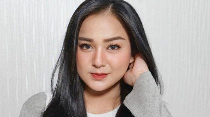Juwita Bahar Putri Pedangdut Anisa Bahar Eksis Lagi Jadi Penyanyi, Sempat Kagok Tampil di ...