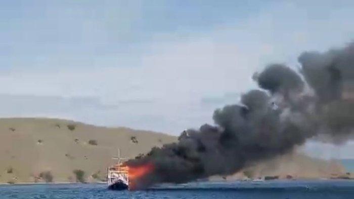 Wisatawan Asal Kanada Selamat saat Kapal Wisata Terbakar di Labuan Bajo, Dievakuasi dari Tengah ...