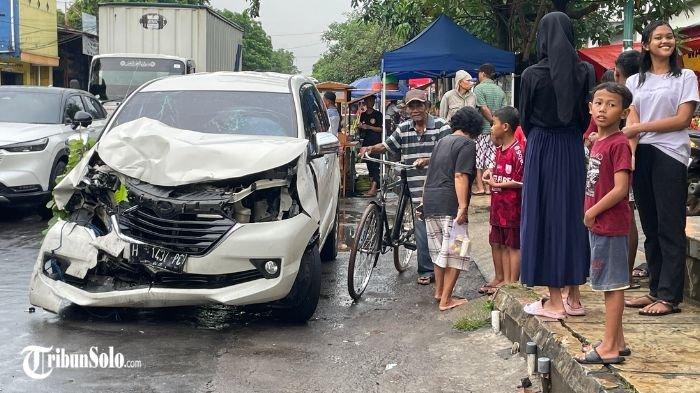 Adu Banteng Truk Box vs Avanza di Grogol Sukoharjo, Kedua Mobil Ringsek - Tribunsolo.com