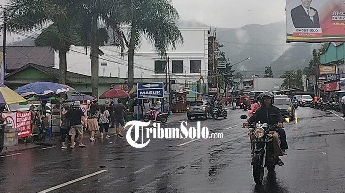 Kondisi Arus Lalu Lintas di Jalan Solo-Tawangmangu Landai, Hujan Turun Sejak Pagi - Tribunsolo.com