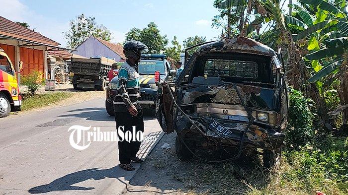 BREAKING NEWS : Adu Banteng Pikap Vs Truk di Jalan Bangak-Simo Boyolali, Sopir Pikap Terjepit ...