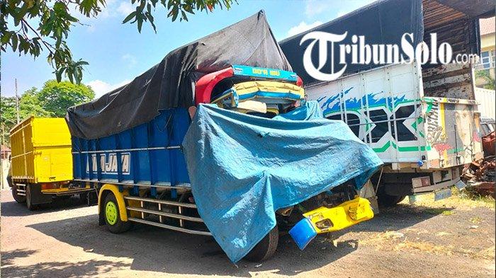 Diduga Sopir Mengantuk, Truk Hantam Truk Gandeng di Jalan Tol Solo-Ngawi Sragen : Satu Orang ...