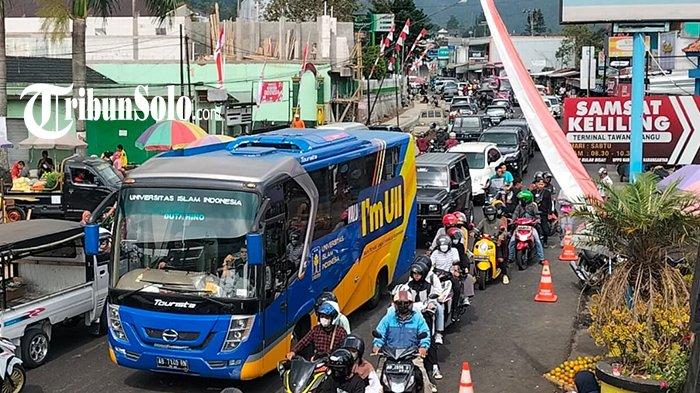Kondisi Arus Lalu Lintas di Jalur Wisata Tawangmangu Hari Ini, Sempat Macet Satu Jam ...