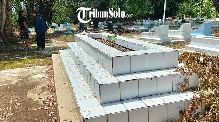Makam Tua Mbah Bei Kerabat Keraton Solo, Bagian Sejarah Panjang ...