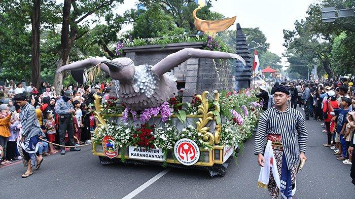 Filosofi Mobil Parade Pemkab Karanganyar di Karnaval HUT Dekranas ...