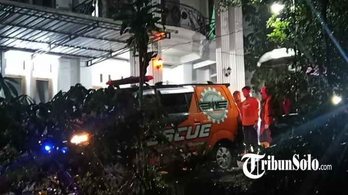 Kronologi Pencari Kayu Bakar Tertimpa Pohon di Karanganyar : Tak ... Kronologi Pencari Kayu Bakar Tertimpa Pohon di Karanganyar : Tak ...